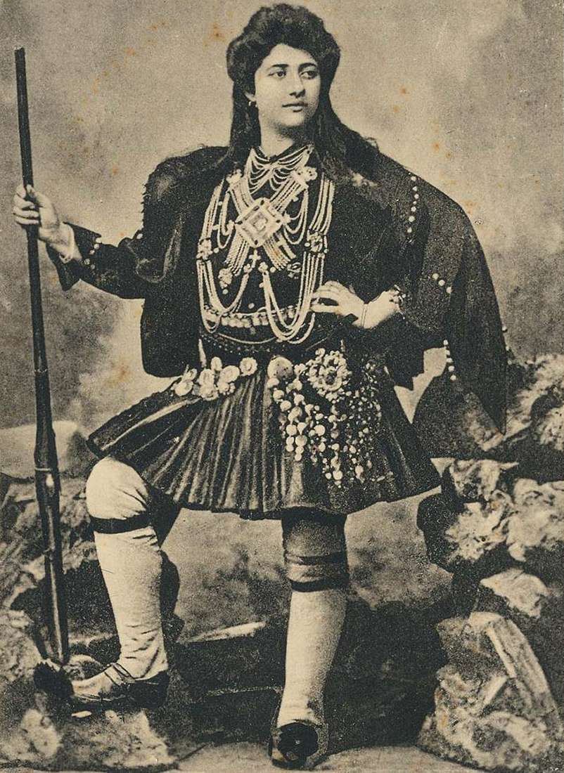 Η συναρπαστική ιστορία της θρυλικής καπετάνισσας Περιστέρας Κράκα. Η ...